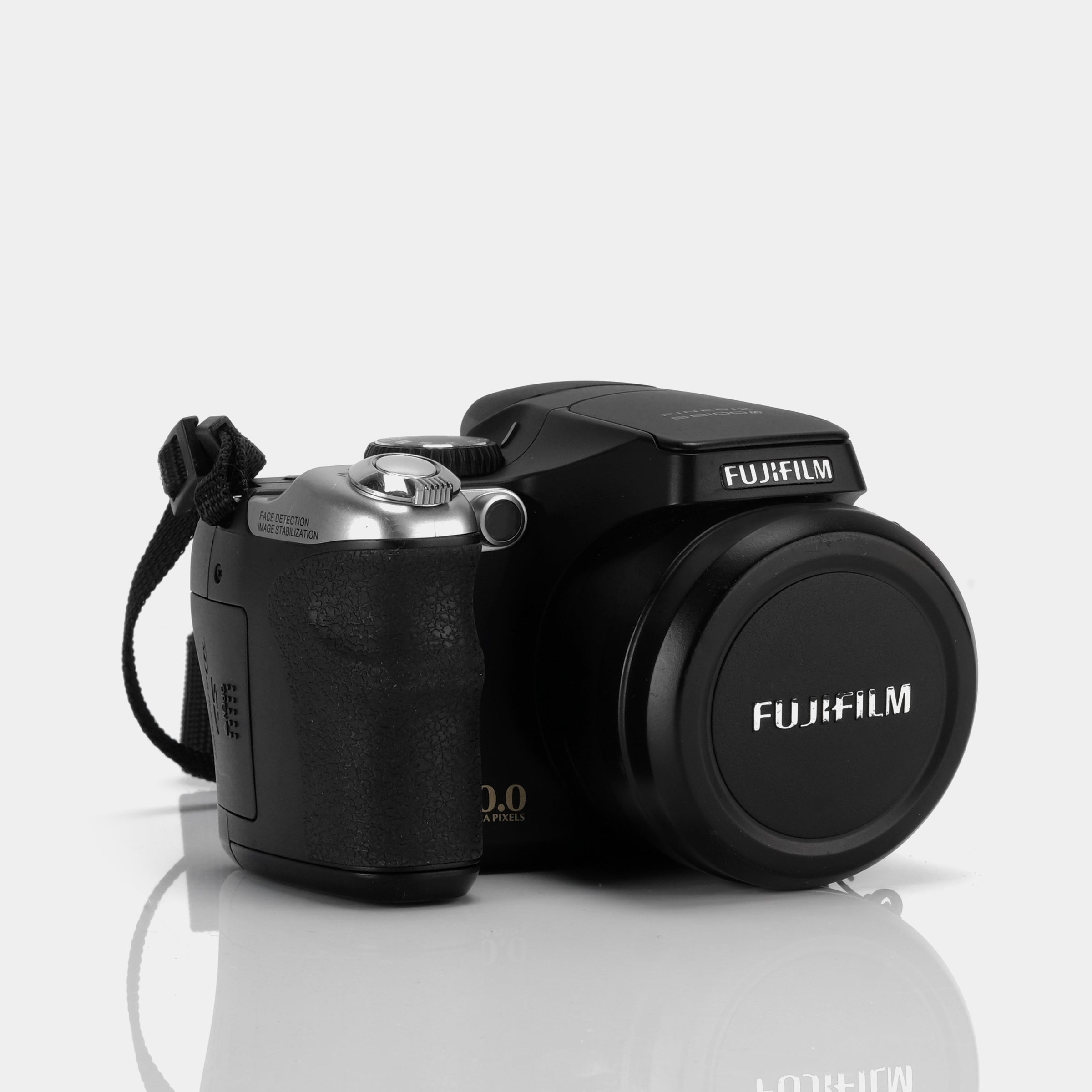 Fujifilm FinePix S8100fd Point and Shoot Digital Camera