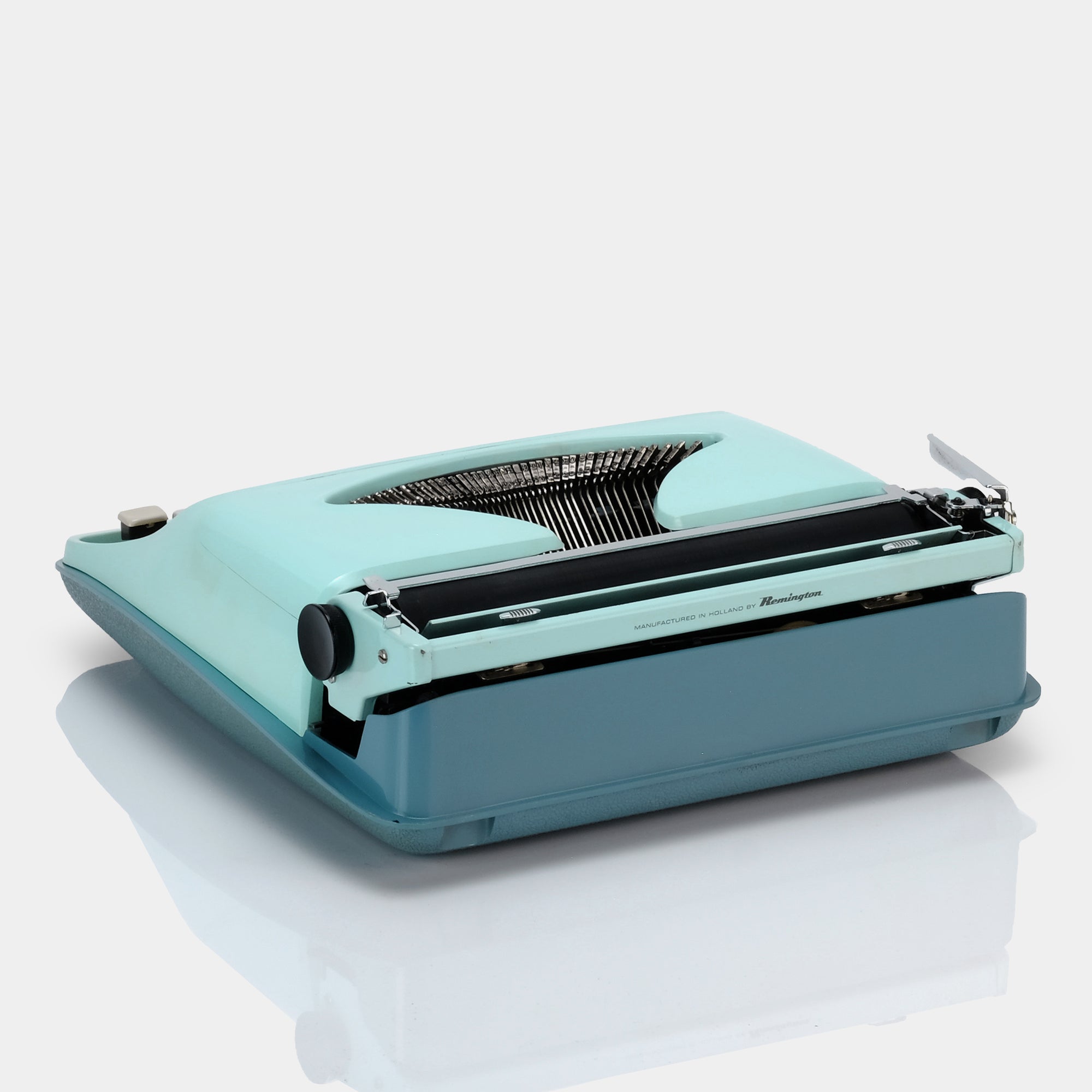 Remington Streamliner Teal Manual Typewriter and Case