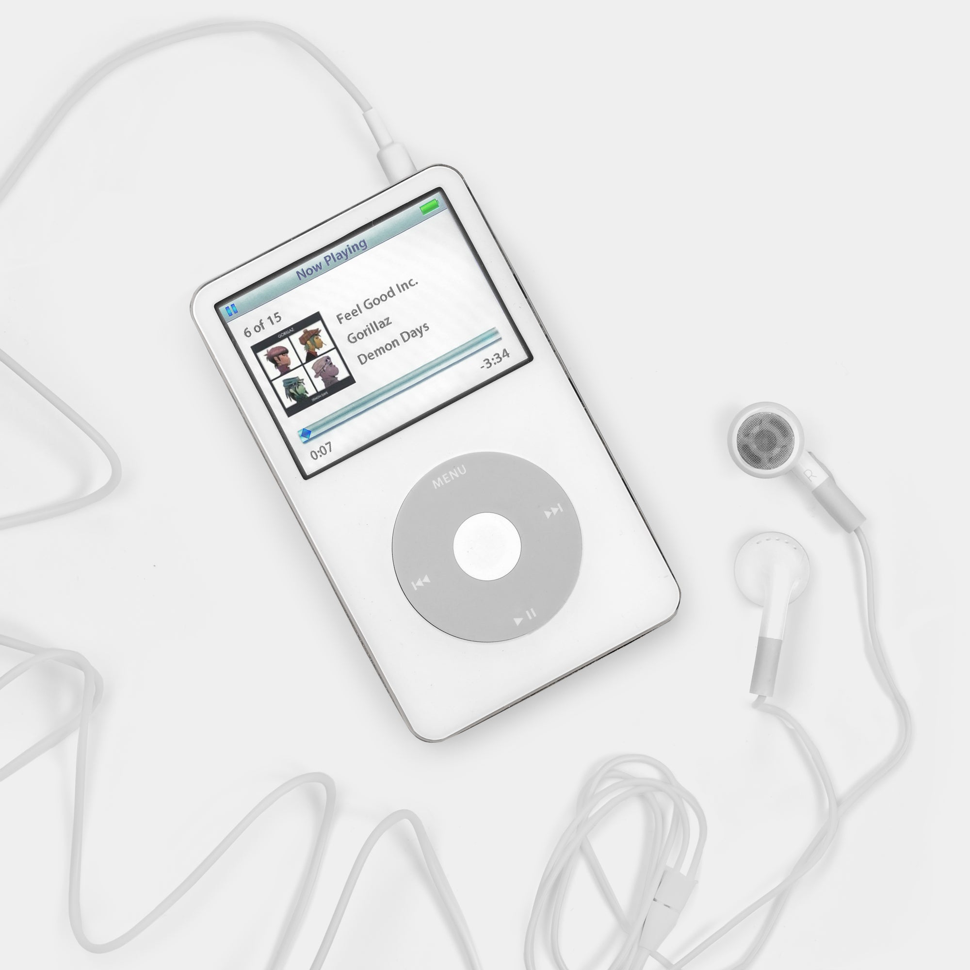 Apple iPod (5th Generation) White MP3 Player