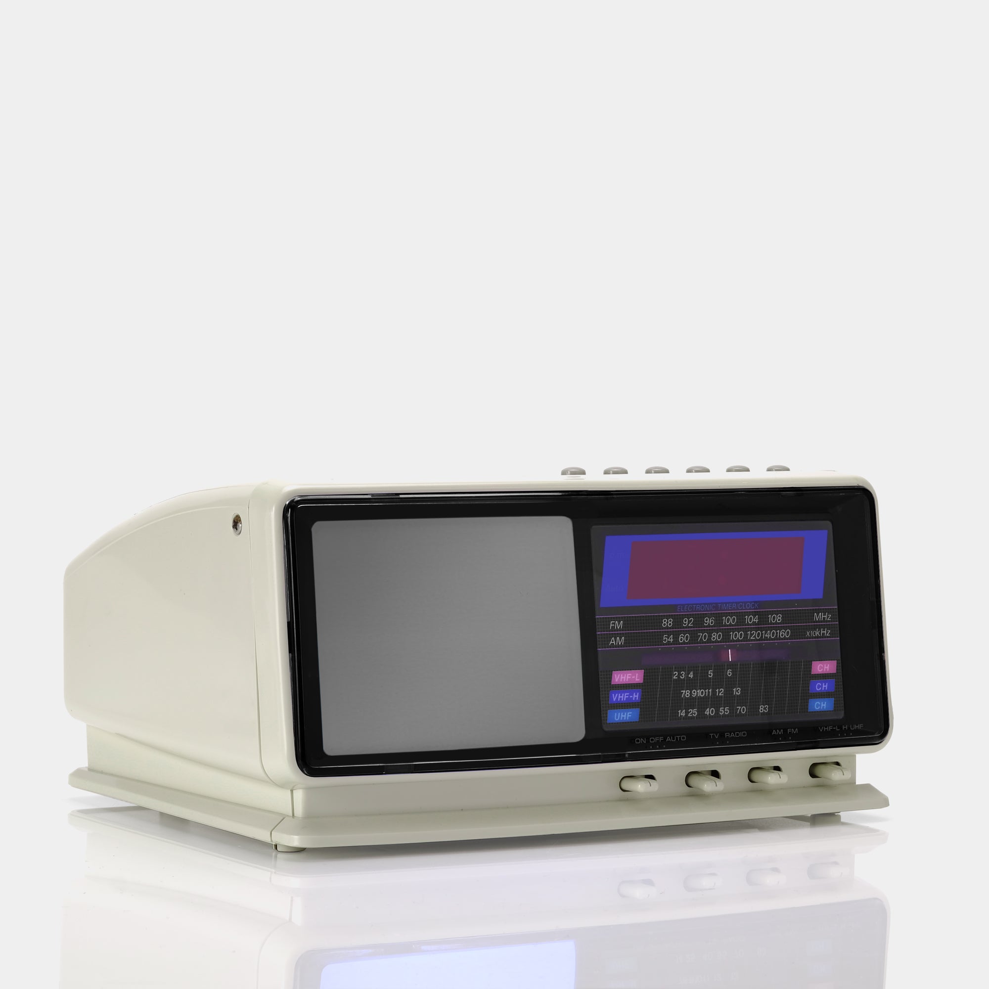 Soundesign 3943 IVY AM/FM Electronic Clock/B&W TV